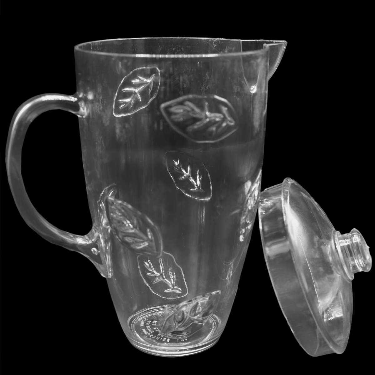 KITCHEN :: Jugs :: Plastic jug with lid